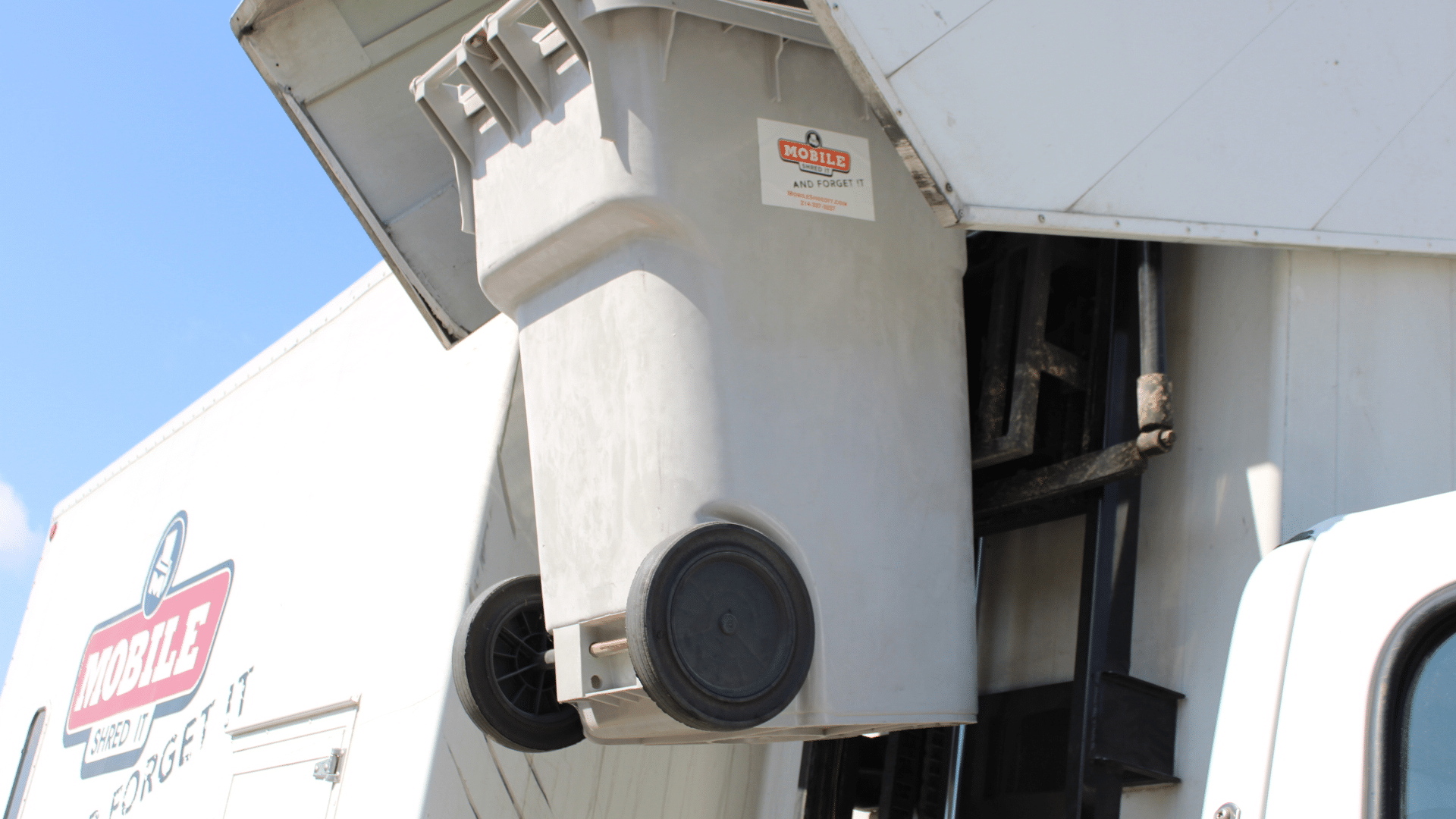 Free Paper Shredding Dallas June 2023 - Mobile Shred IT